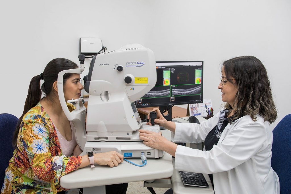 Tomografía - Clínica de Oftalmología de Cali